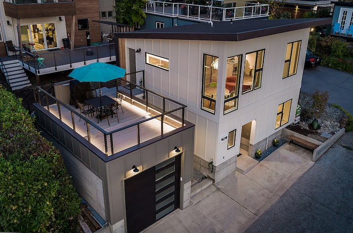 New! Queen Anne Cottage With Sky Deck Near Amazon! - Seattle, WA