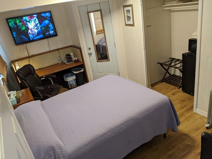 Shoreview Room With Private Entrance - San Mateo, CA