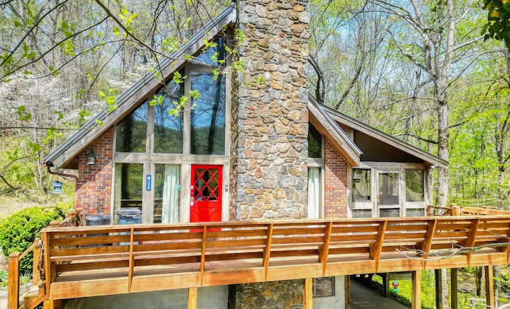 Peaceful And Secluded, Hot Tub, Spacious Deck - Suches, GA