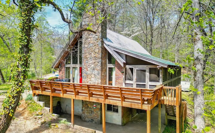 3br, Peaceful And Secluded, Hot Tub, Spacious Deck - Suches, GA