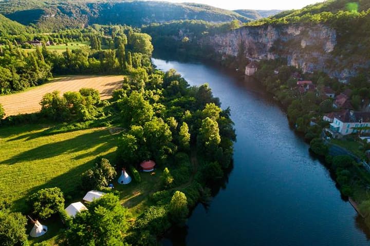 Camping 3 éToiles En Bord De Rivière - Saint-Cirq-Lapopie