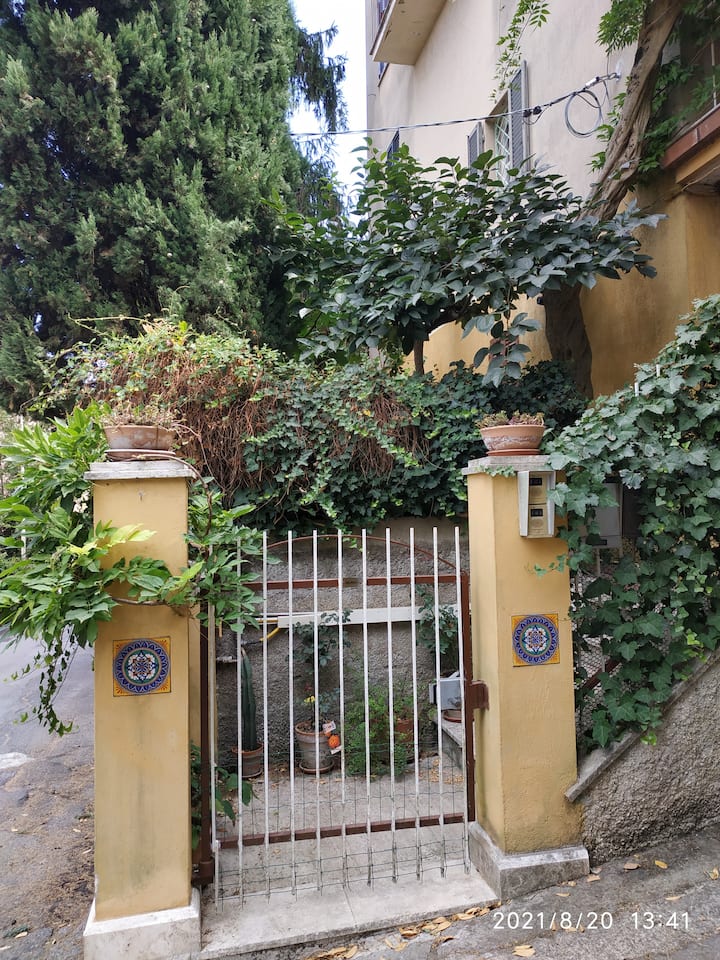 All'ombra Del Nespolo, Nella Città Di Perugia. - Perugia