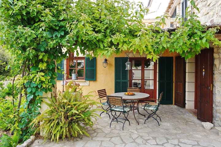 Picturesque Holiday Home In The Village Andratx - Cala Fornells