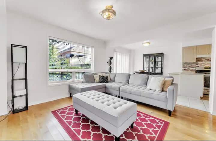 4-bedroom Upper Level Home In A Prime Location - Milton, Canadá
