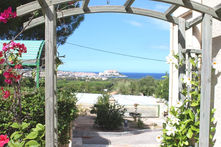 Calvi-corse- Joli T2 Indépendant Dans Villa - Calvi