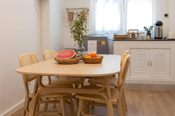 Allrange Home: Clean Townhome, Old City - Csiangmaj