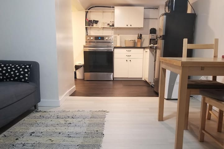 Cozy Clean Apt For Single Or Couple Visiting To - Toronto