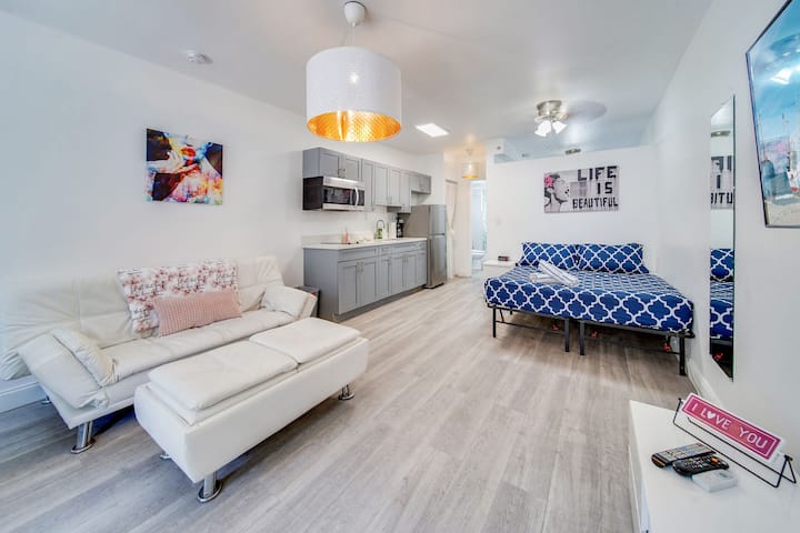 Beachside 1 B/r, W/2 Queen Beds, Ocean Drive Sobe - South Beach, FL