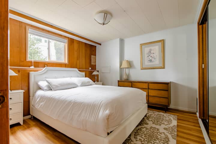 Family Friendly And Quite Ground Level Property. - SeaTac, WA