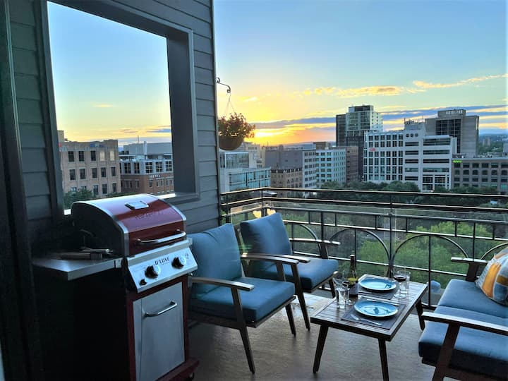 Right In The Center Of Quebec City. - Quebec City