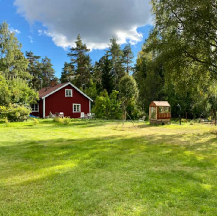 Idylliskt Torp Från 1832 Vid Rånäs - Rimbo