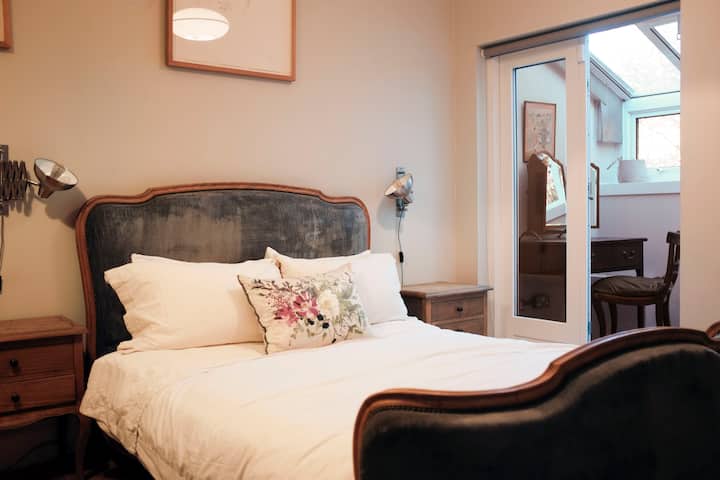 Double Room With Private En-suite & Own Entrance - Greenwich