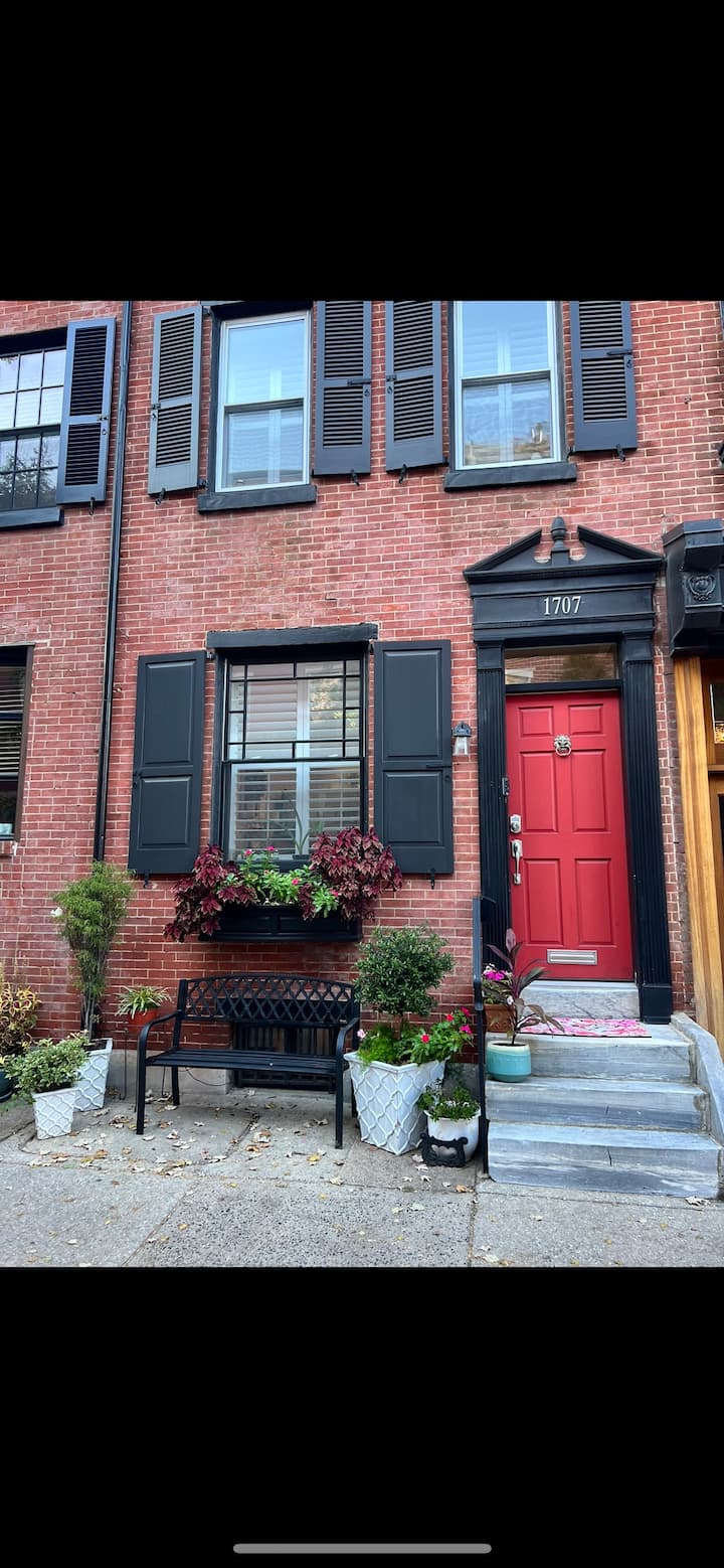Rittenhouse Square Brownstone - Camden