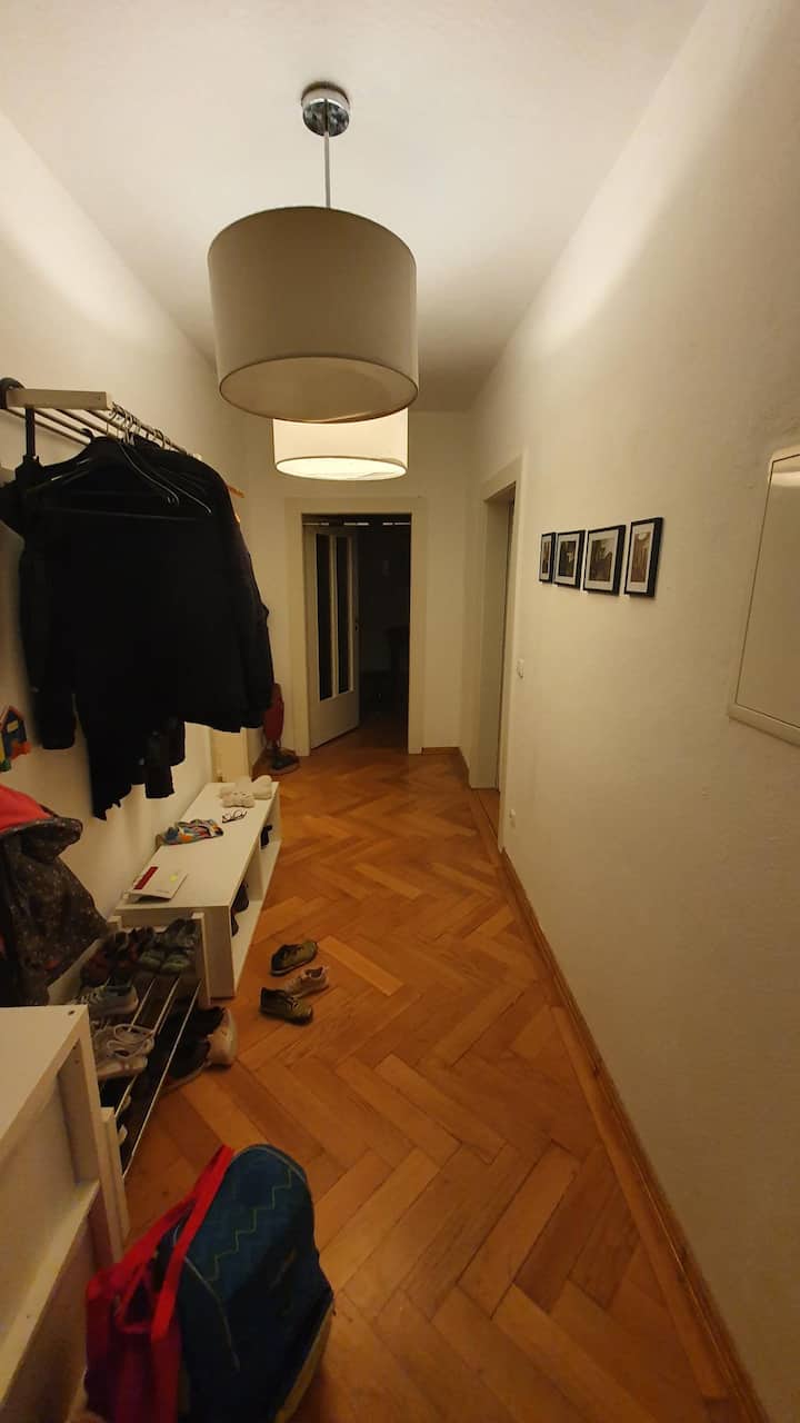 Schöne Wohnung Mit Balkon In Neuhausen (3ps) - Munich