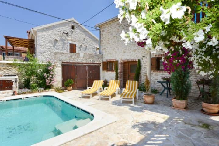 Studio Villa Romantica With Pool - Zadar