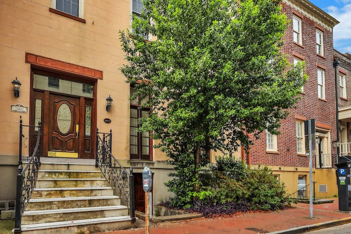 Isaiah Davenport 1822 Row House, Sleeps 10-14 - Savannah