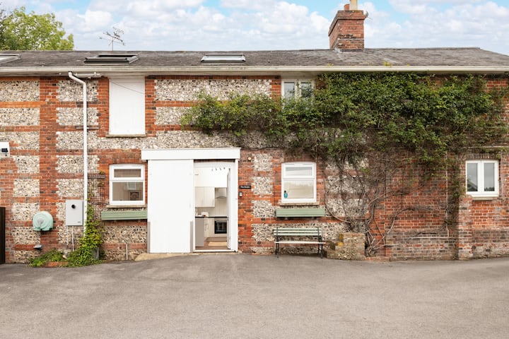 The Stable—historic Property In Downwood Vineyard - Blandford Forum