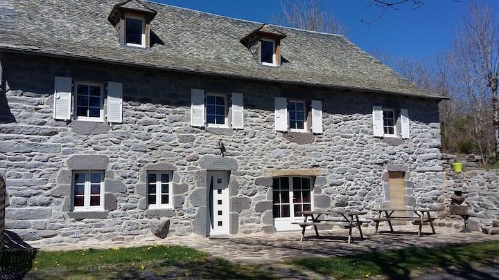 Gîte En Pleine Nature "Le Devez" - Laguiole