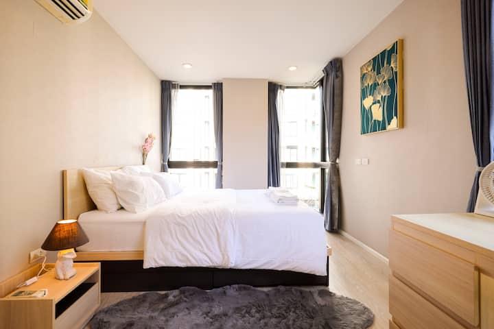 One Br Condo Minutes Walk From Nimman/maya/moat - Chiang Mai