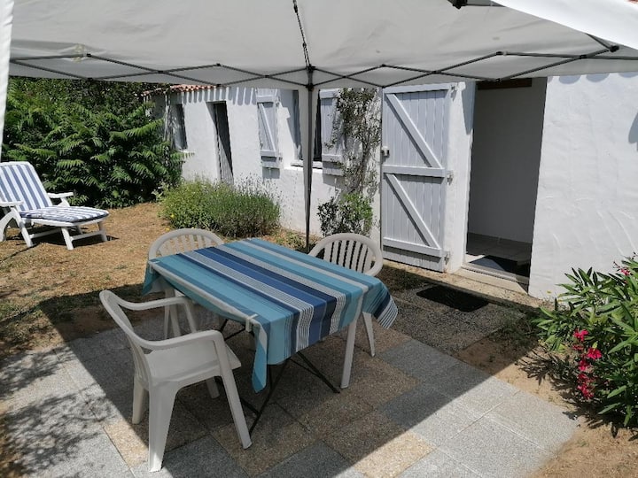 Endroit Très Calme, Plage Sauvage, Maison Simple - Barbâtre