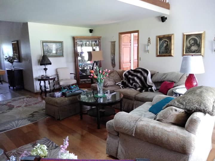 Ideal Location With Many Amenities For Comfort. - Oshkosh, WI