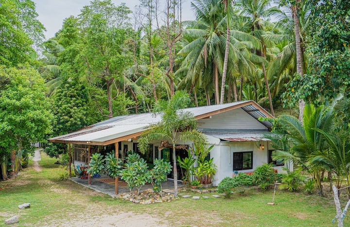 The Lion House - Hidden Jungle Oasis - Koh Phangan