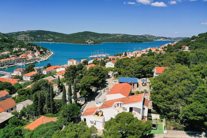 Apartment Filip With Sea View - Tisno