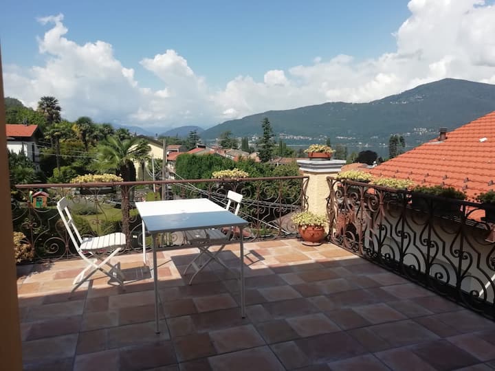 Nonna Teresita’s Lake House · Terrazza Vista Lago - Luino