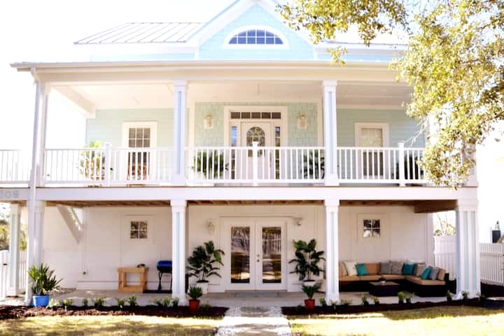 Waterfront | Ocean View | Pier | Arcades | Hot Tub - Oak Island, NC