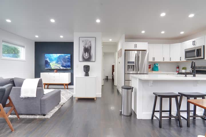 Modern Minimalist Denver Home - Englewood, CO