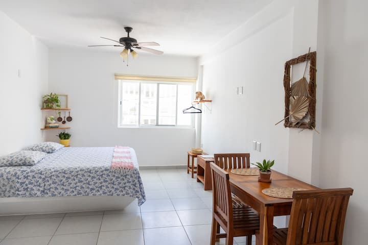 Loft In Dt Cancun: With Ac, King Bed & Kitchenette - Cancún