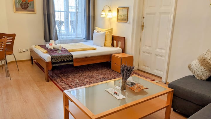 Cosy, Clean, 35m2 Apartment In City Center - Praga