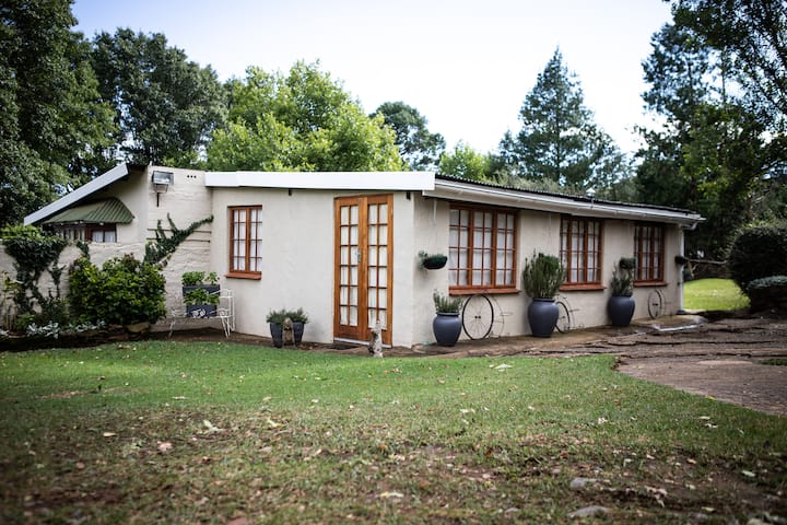 Cosy Open Plan Family Studio- Wifi-river Frontage. - Underberg