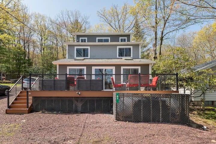 Luxurious Retreat - Lake View, Hottub & Firepit - Lake Harmony, PA