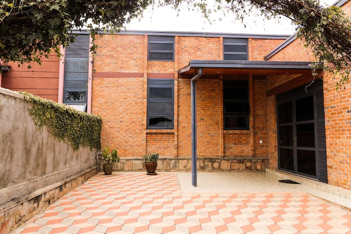 Spacious Entire 3 Bedroom Home Near Kigali Airport - Kigali