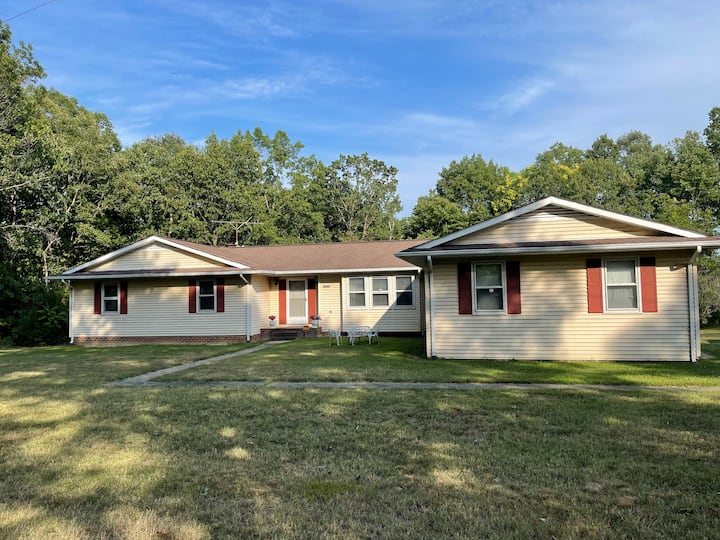 Cozy Ranch Style House Near Lake Anna - Lake Anna, VA