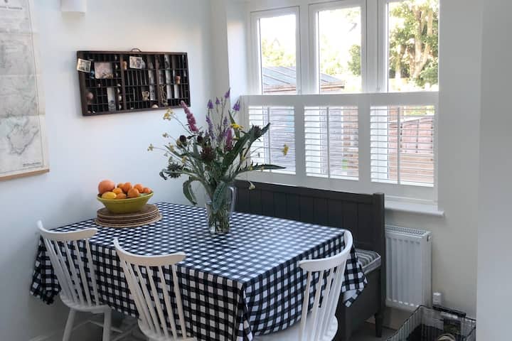 Bunting - A Lovely Seaside Cottage With Garden - Southwold