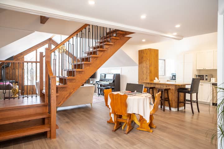 Coziest 2 Bed With Beautiful Lakeview In Georgina - Georgina