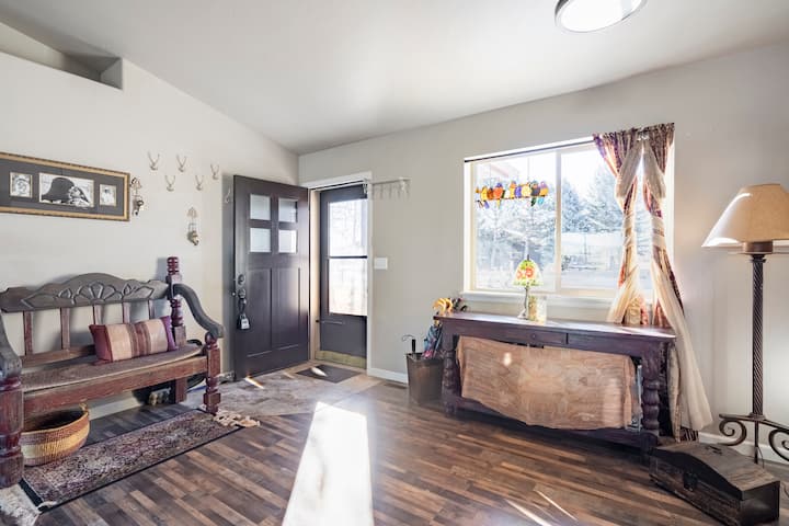 Private Cedar Creek Gem*near Mtjairport/blk Canyon - Montrose, CO