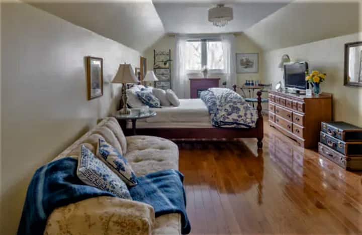 Greater Toronto B&b- Your Oasis Away - Oakville