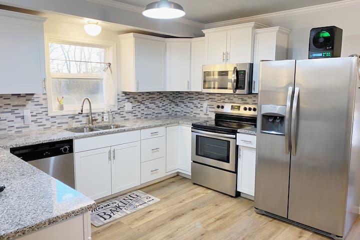 ★Private 2 Acre Home ~3br/2ba★ Near Airport/d'town - Mt. Juliet