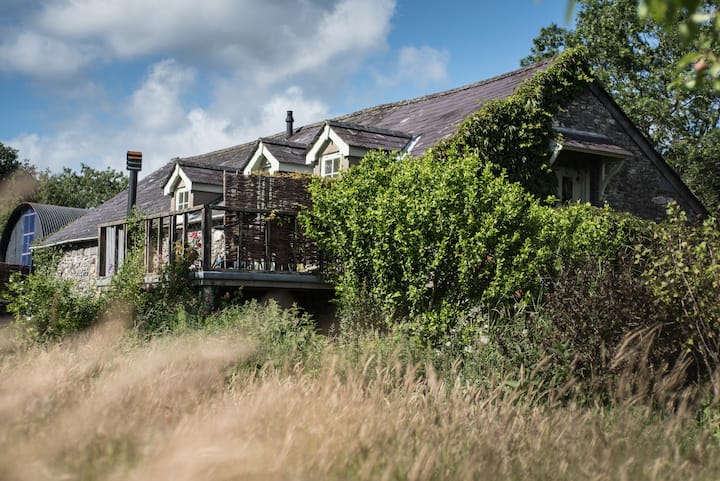 Boho Loft, Stargazing Balcony & Fire, Cwtchy Bed - Llandovery