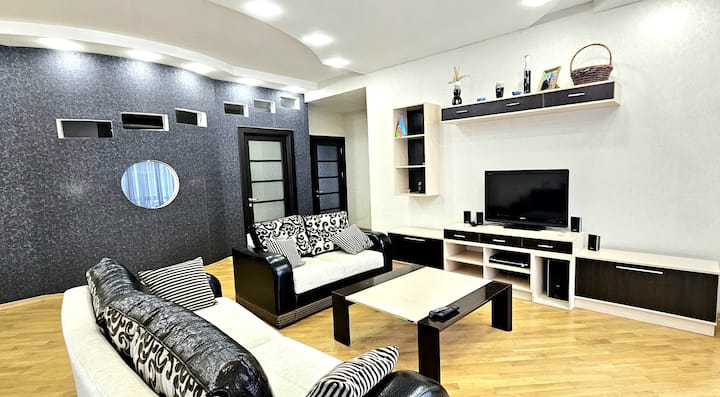2 Bedrooms Apartment In The Centre Of City - 巴庫