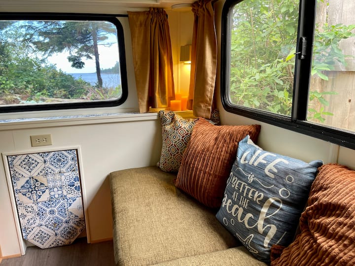 Oceanfront Cozy Trailer Near Ucluelet (Ben) - Ucluelet