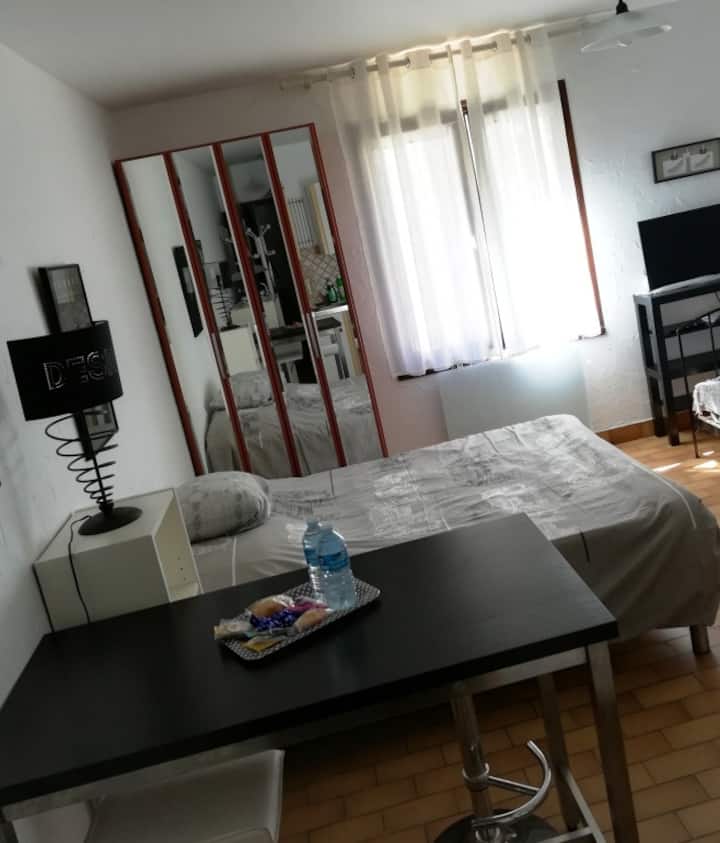 Studio Le Verdi, Le Calme En Centre Ville - Digne-les-Bains