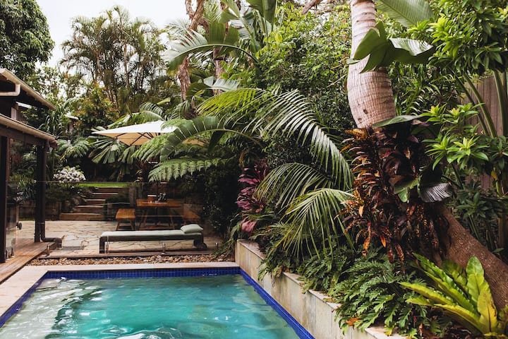 Beach Jungle: Pet-friendly, Hot Tub, Pool & Fire - Byron Bay