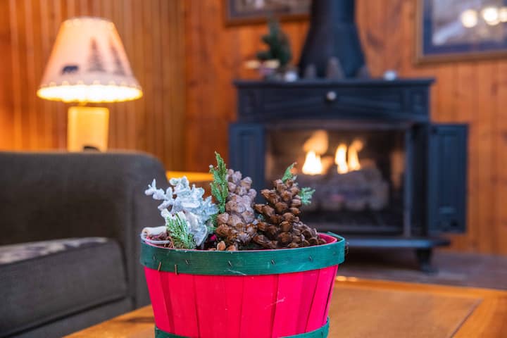 Cozy Cabin In The Woods: Pine Creek Escape - Lowden State Park, Oregon