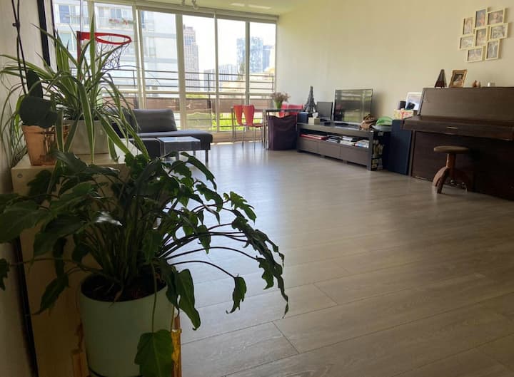 Spacious 3br Apt With Parking+ Elevator In Tlv - Tel Aviv