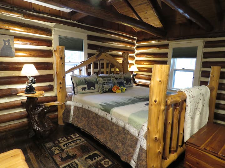 26 - Black Bear Suite - Tall Pines Inn - Eureka Springs, AR