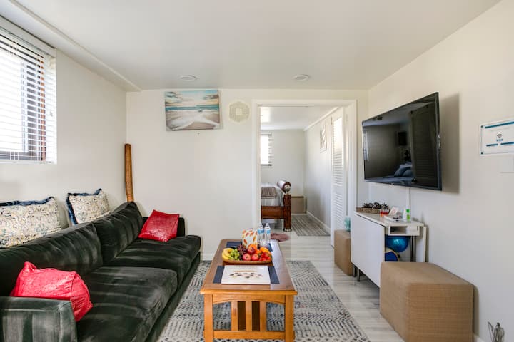 Modern & Private Apartment Suite  - Middle Of Dmv - Alexandria, VA